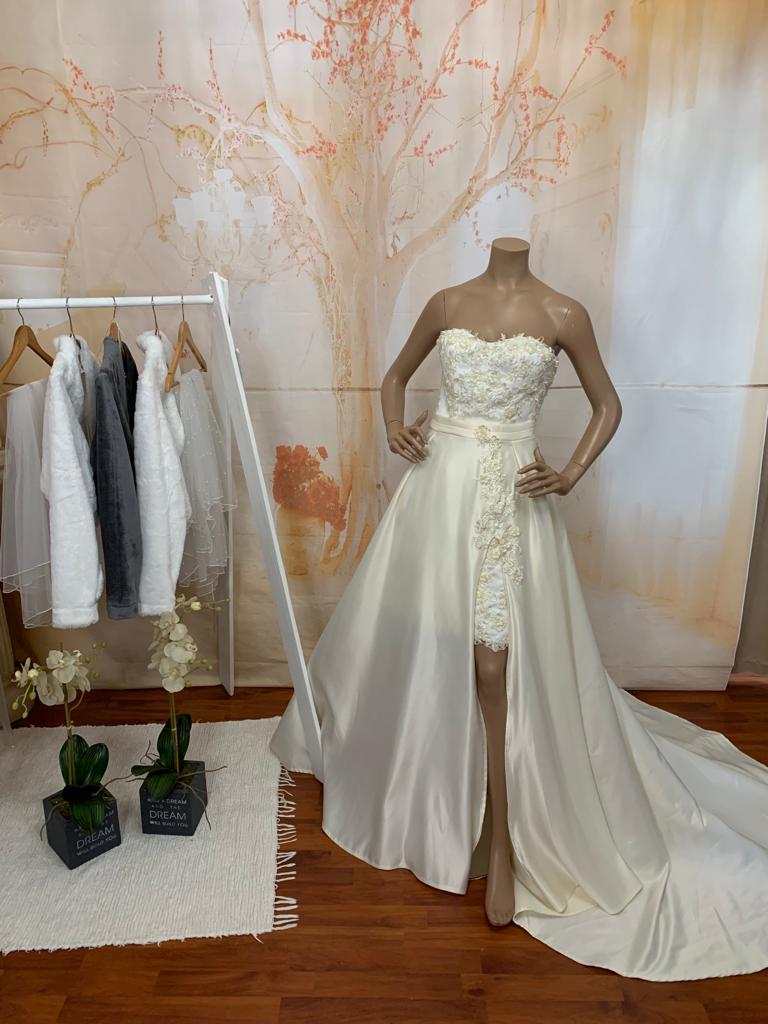 Ivory Two in One Wedding Dress Beautiful Lace- Size: 12/38